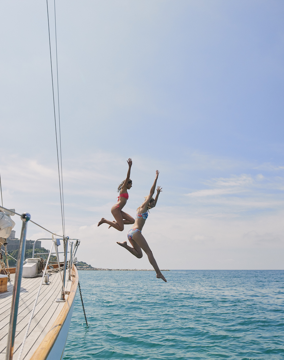 TAKING THE PLUNGE - Luna & Noon